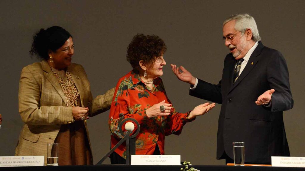 Recibe Margo Glantz El Premio Internacional Carlos Fuentes Unam Global